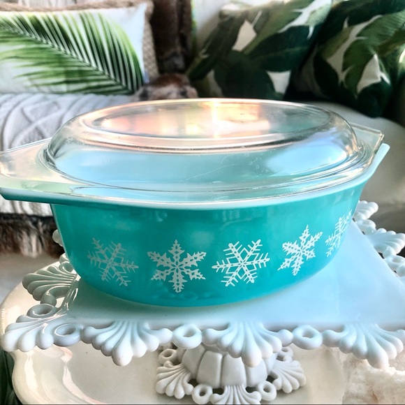 Vintage | Kitchen | Vintage Pyrex Snowflake Turquoise Casserole Glass ...